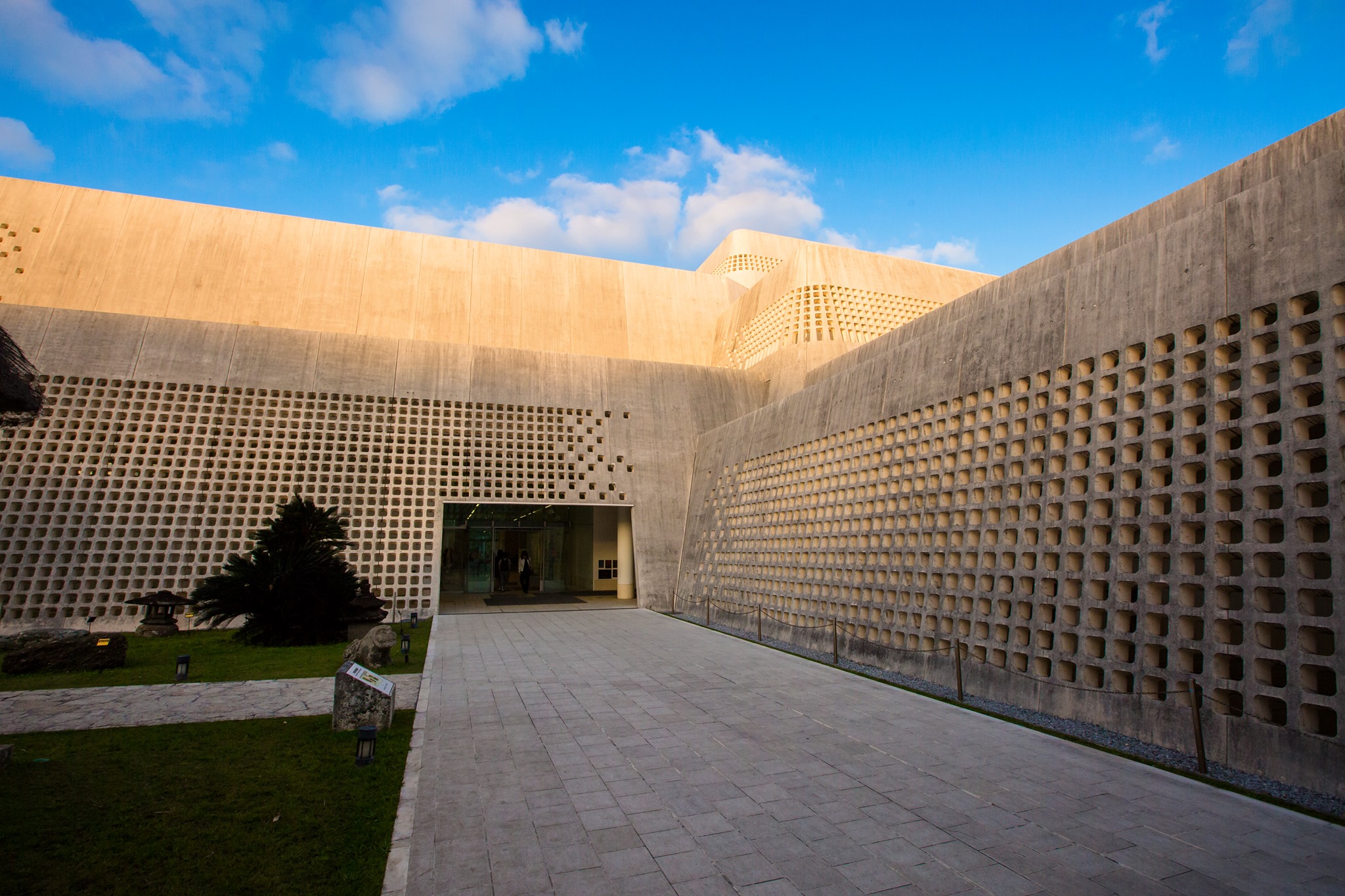 [즉시확정] 오키나와 현립 박물관 및 미술관 (오키나와현 최대 전시 컬렉